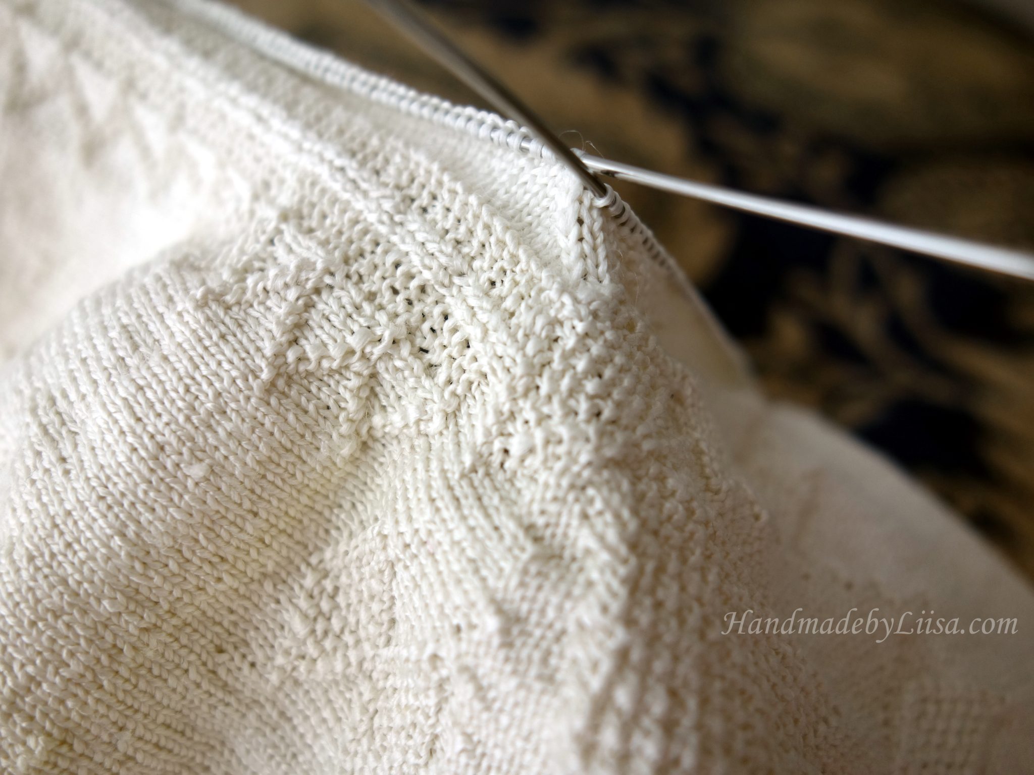 Knitting a 17th-century silk stocking for the Refashioning the ...