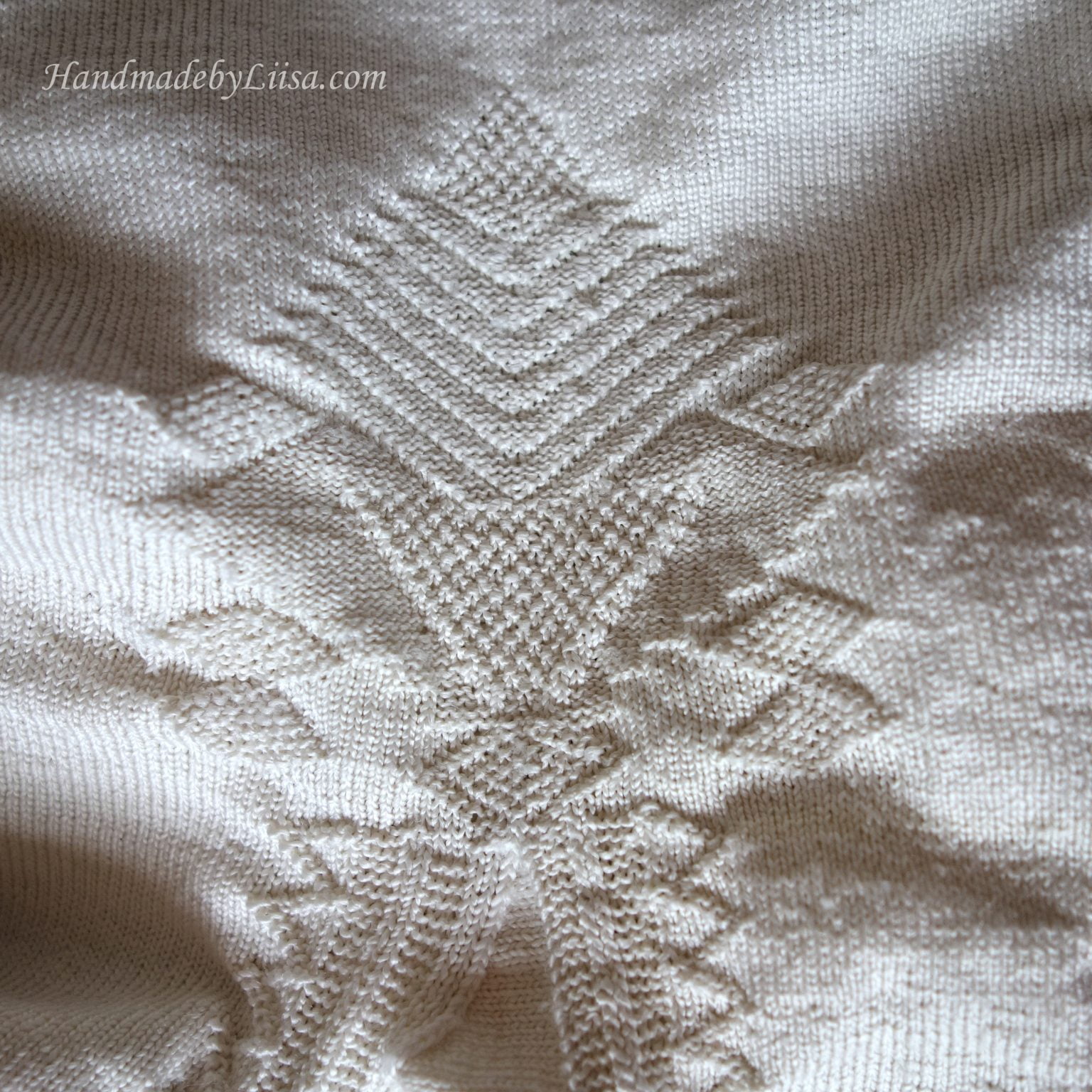 Knitting a 17th-century silk stocking for the Refashioning the ...