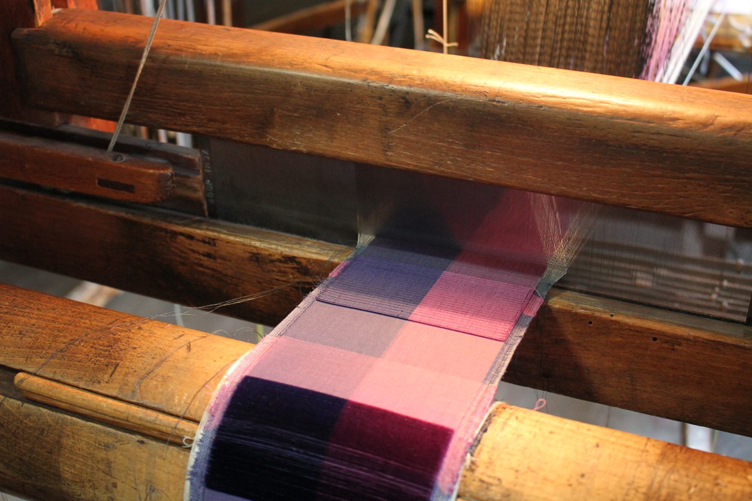 Professional Velvet Weaving - Refashioning the Renaissance
